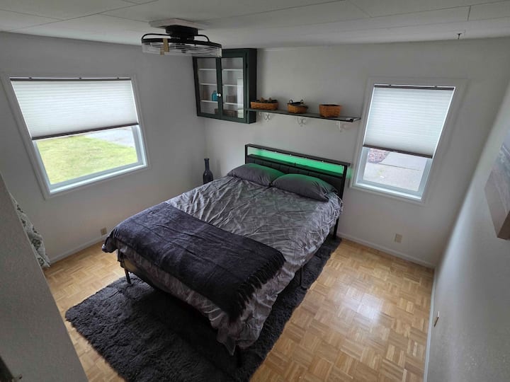 4br Coastal Home • Walk To Old Town • Pet Friendly - Florence, OR