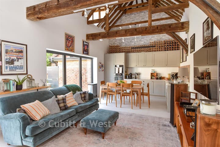 A Unique Character House In The Heart Of Uckfield - Uckfield