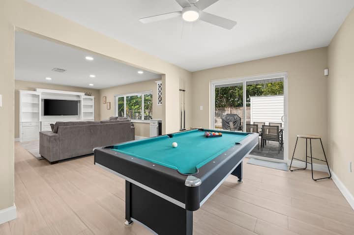Cocoa Beach 3br Pool Home – Walk To Beach - Cocoa Beach, FL