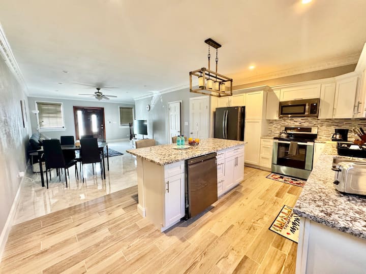 Beautiful And Spacious Townhouse - Bahamas