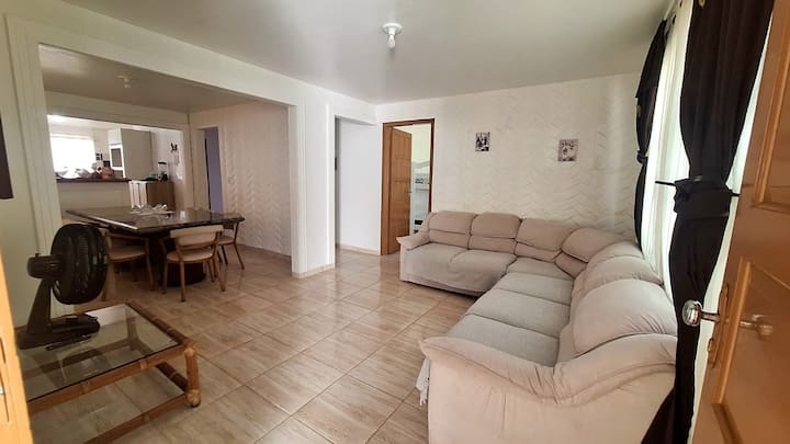 Casa Com Piscina Na Praia De Guaratuba-pr. - Guaratuba