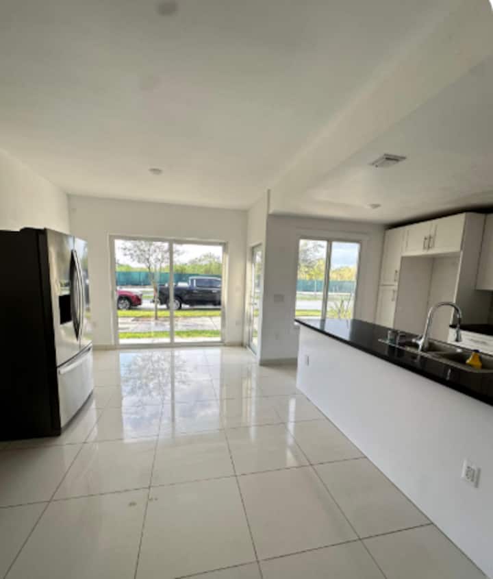 New Townhouse 4-bedrooms Sunset Terrace Bbq & Golf - Homestead, FL