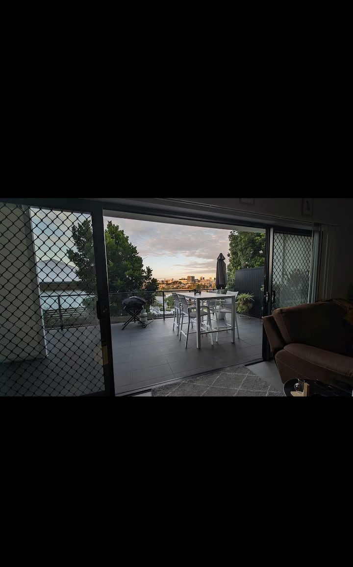 Executive 2 Bed | Balcony, Views & 2 Parking - Gladstone