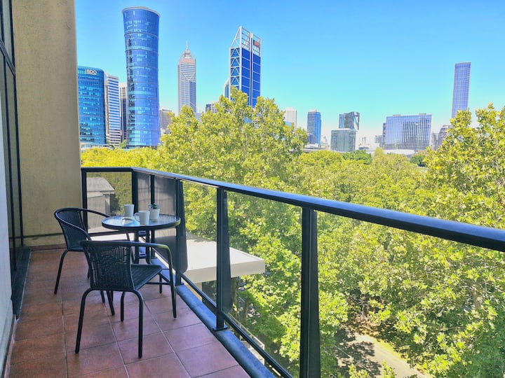 Cbd Gem! Pool, Tennis, Gym, Parking & Skyline View - Kings Park and Botanic Garden, Perth