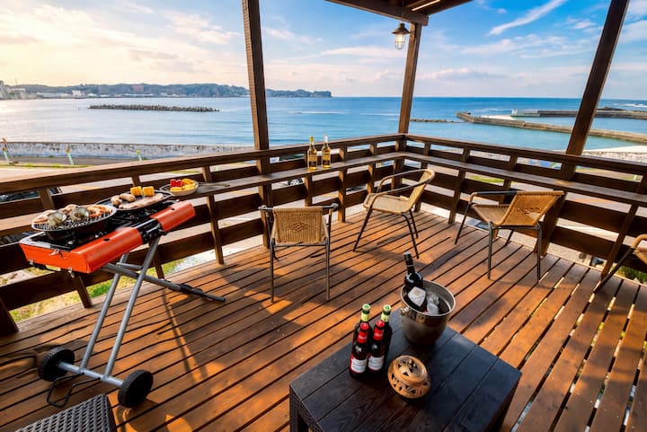 海と月 デッキとサウナ
貸切ヴィラ
Beachfront Mon（紋） - 勝浦市