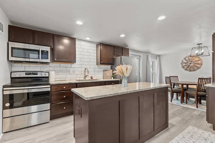 The Otter's Den - Greenville, WI