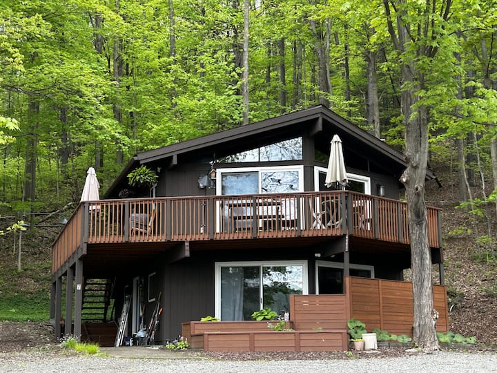 Woodsy Retreat Near Cornell - Ithaca, NY