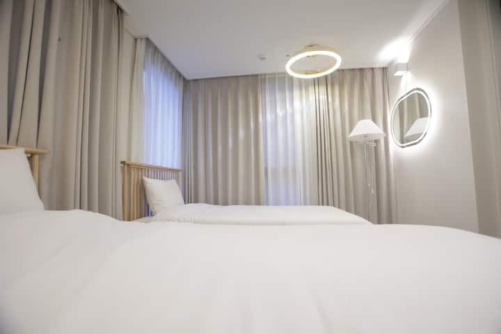 소녀감성 중심가 신축 레지던스 : 취사 세탁 & 최고의 시티뷰 & 해운대 해수욕장도보1분 - Busan