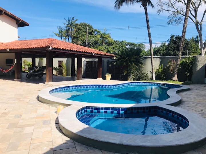 Casa Com Piscina Na Praia - 300m Da Praia - Caraguatatuba