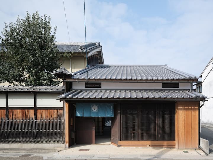 『姫路町家 加古』
築200年を超える町家を次の時代へ、町家の暮らしを体験できる一棟貸しの宿に改修！ - 姬路市