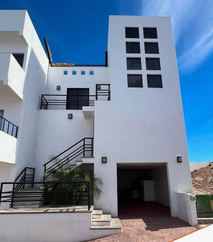 Condominio 3 Niveles Con Terraza Y Vista Al Mar - San Carlos Nuevo Guaymas