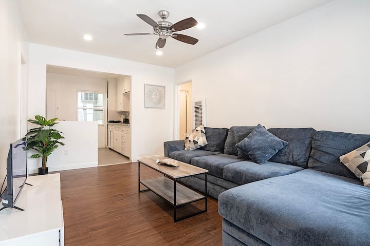 Affordable 1 Bedroom Apt Near Beverly Hills - Beverly Hills, CA