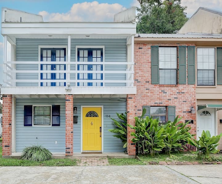Stylish Downtown Townhome - Walk To Everything! - 라피엣