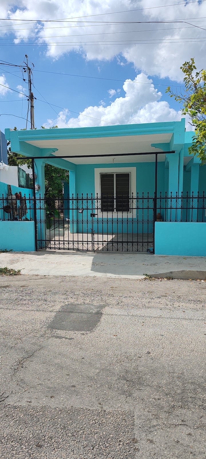 Casa Yaax Cheel
  (Casa De ÁRbol Verde) - Mérida, México