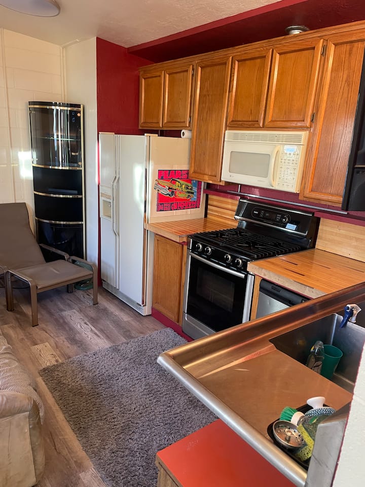 Great Downtown Oakland Location - Oakland, CA