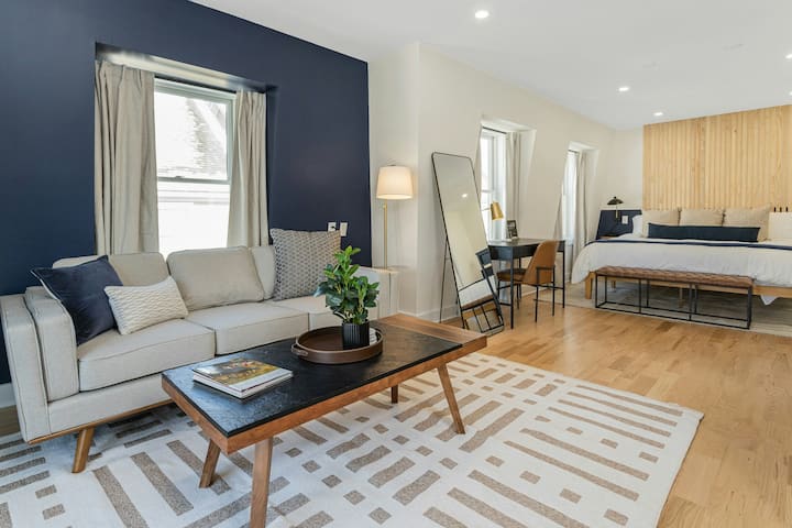 Stylish King Studio Minutes To Train - Stamford, CT