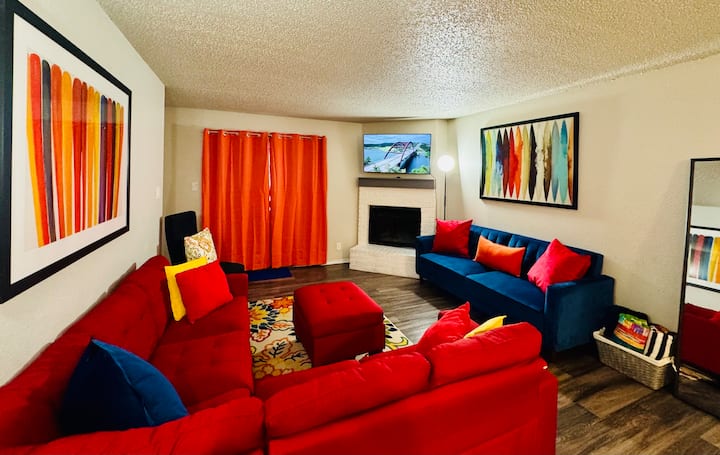 Socolorful 2bed/2bath Apt. In South Congress. - Foothills Of Barton Creek, TX