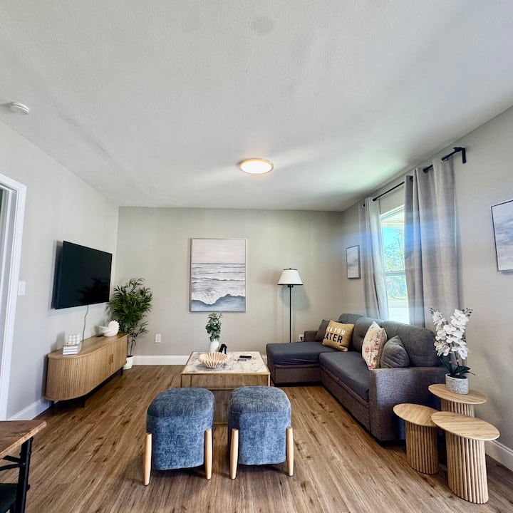 Newly Renovated Apartment, Stylish Near The Beach - Sand Key Park, Clearwater