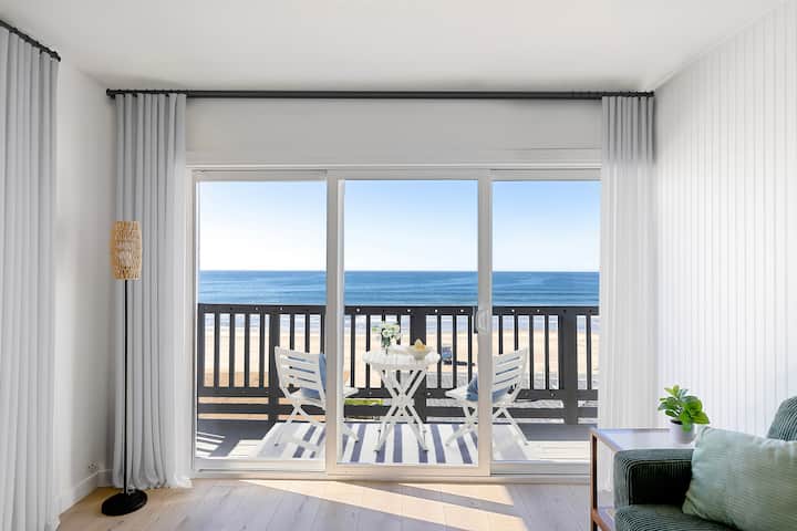 Ocean-front | Direct Beach Access | On The Strand! - Manhattan Beach, CA