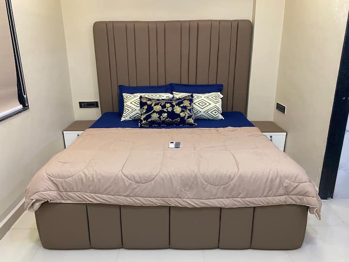 Kd Homes, Family-friendly 1bhk Apartment For 4 - Surat