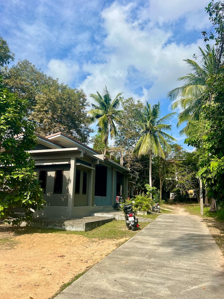 Green, Quiet, Central, Spacious! Perfect Location! - Ko Pha Ngan