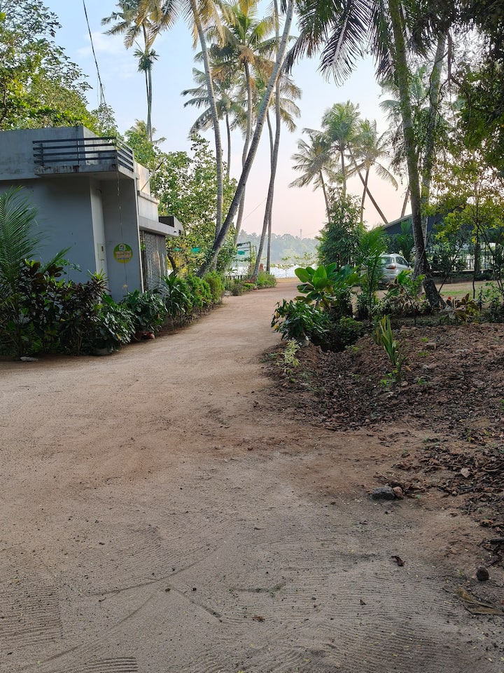 Lagoon Villa - Kollam