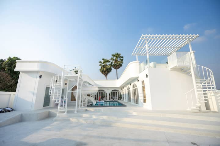 White Romance Pool Villa - Rayong