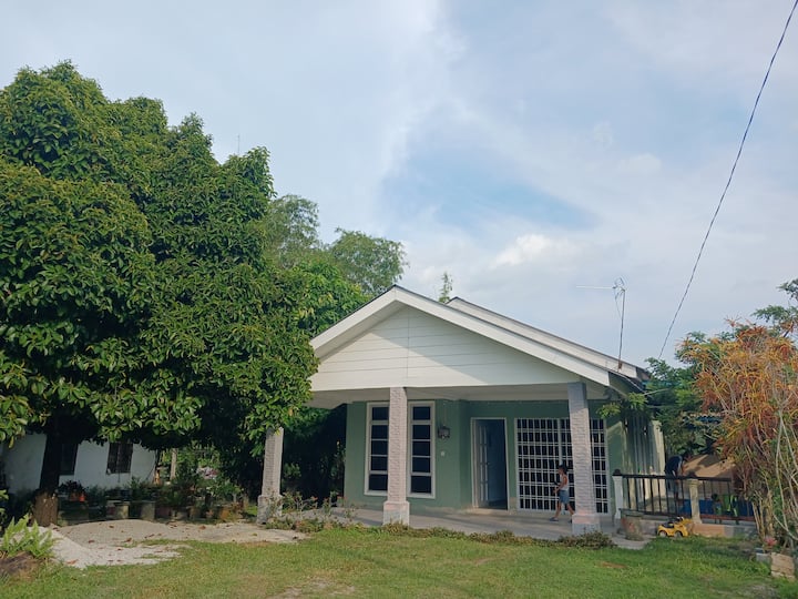 Rafi Homestay With Mini Private Pool - Kampung Gajah