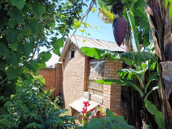 Maison Insolite Dans Ferme Malgache Authentique - Madagascar