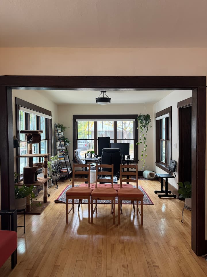 Gorgeously Updated Entire Bungalow - Madison