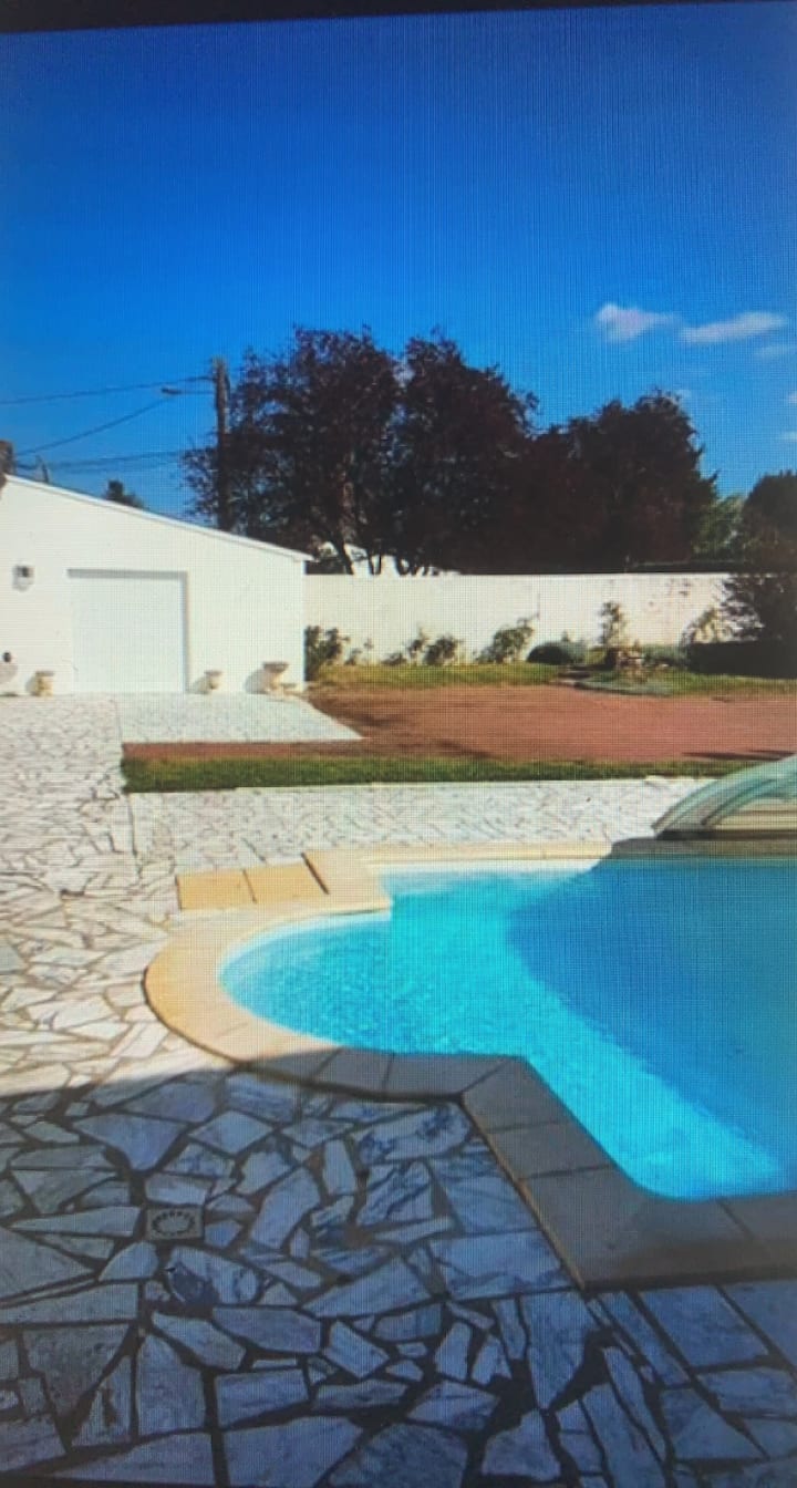 Charmante Longère Privatisée Avec Piscine –10 Pers - Tours