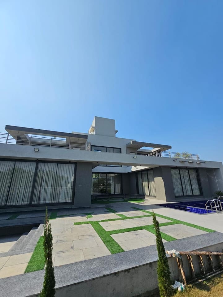 We Have Four Farms
All Premium With Large Area - Navsari