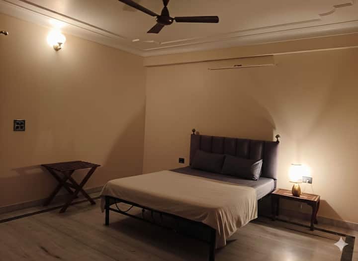 Lotus - Nivaasam! Luxury Penthouse ! - Gwalior