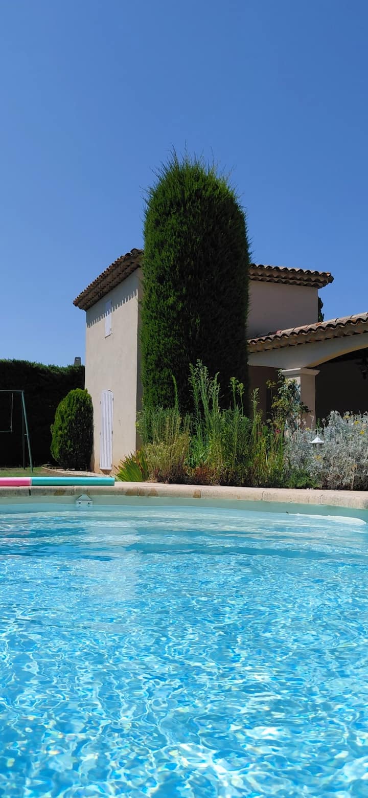 Jolie Maison T2 Climatisée, Jardin, Piscine. - ibis Styles Pertuis Portes du Luberon