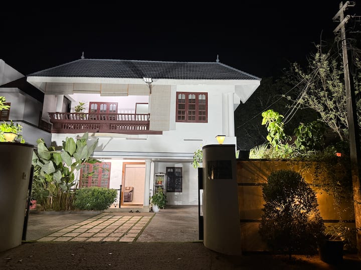 Entire House For Stay With All Amenities. Peaceful - Nedumangad