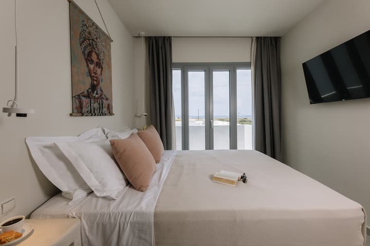 Villa Finest With Private Pool & Hot Tub - Naxos