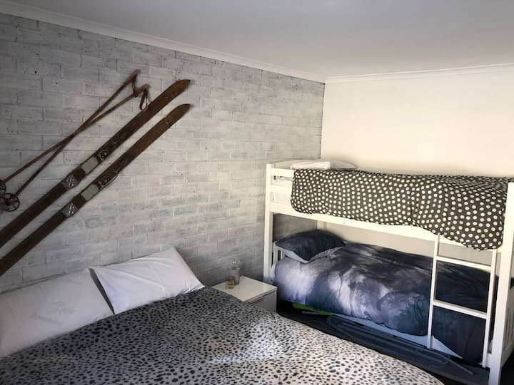 Lawlers 24: Private Car Park | Starlink | Sleeps 4 - Mount Hotham