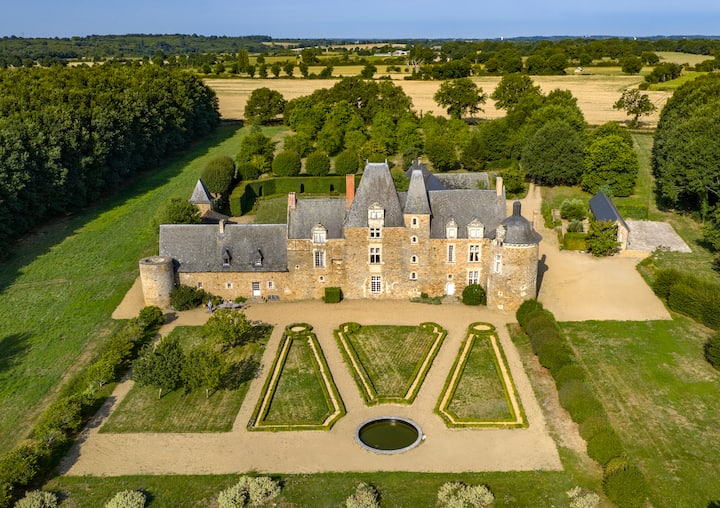 Château Et Pool House - Segré