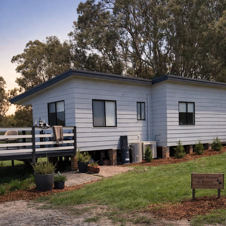 Happy Hooves On Burns | Horse & Pet Friendly Farm - Picton