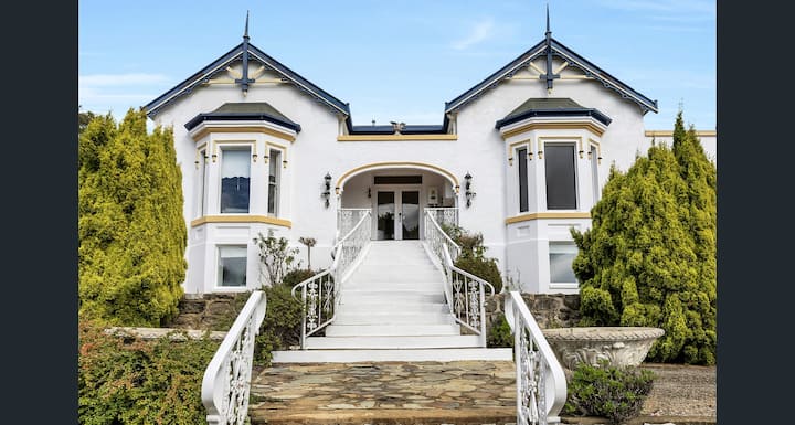 Garden Apartment - Warrawee - Built 1883 - Cooma