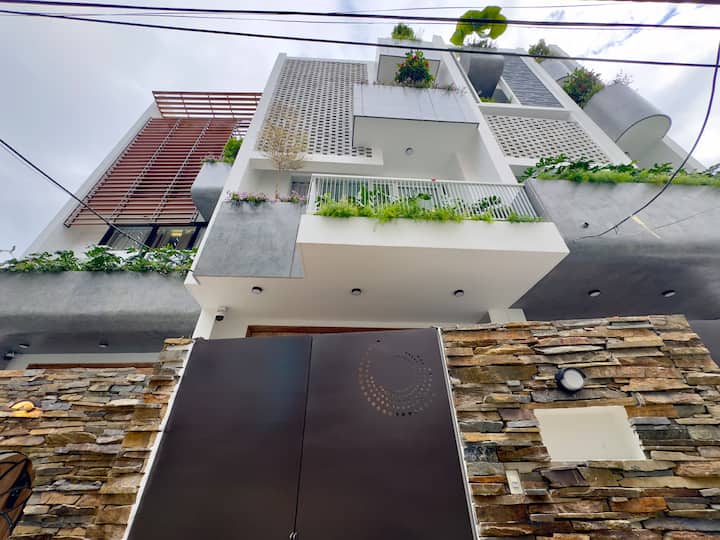 Vina Crown House - Full A/c - Cách Biển 400m - Da Nang