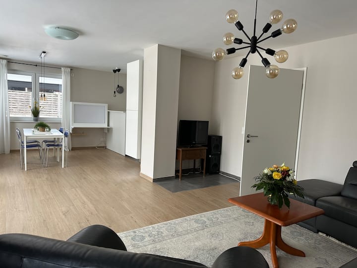 Wohnung Mit üBerdachter Terrasse & Moderner Küche - Aéroport de Hanovre Langenhagen (HAJ)