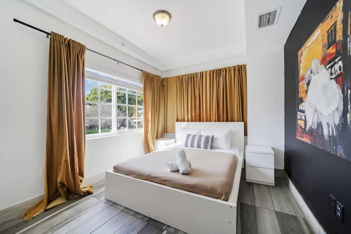 At Mine - Kitchen Beachside Apt Near Española Way - 사우스 비치