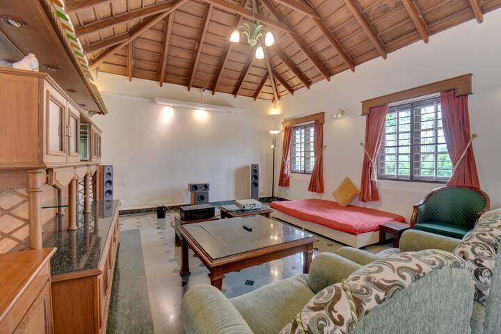 Heritage Luxury Stay With Pool In Saklespura - Sakleshpura