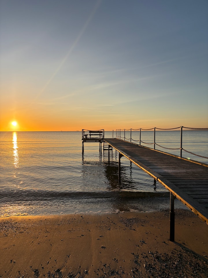 A Seaside Getaway At "The Little Beach House". - Aarhus