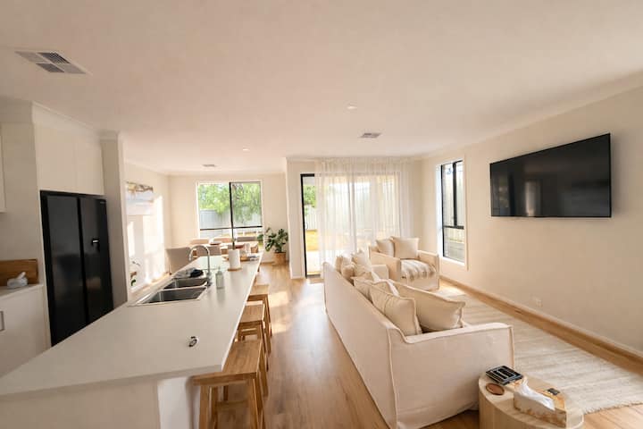 Brand New Coastal Retreat | Fire Pit | Sleeps 6 - McLaren Vale