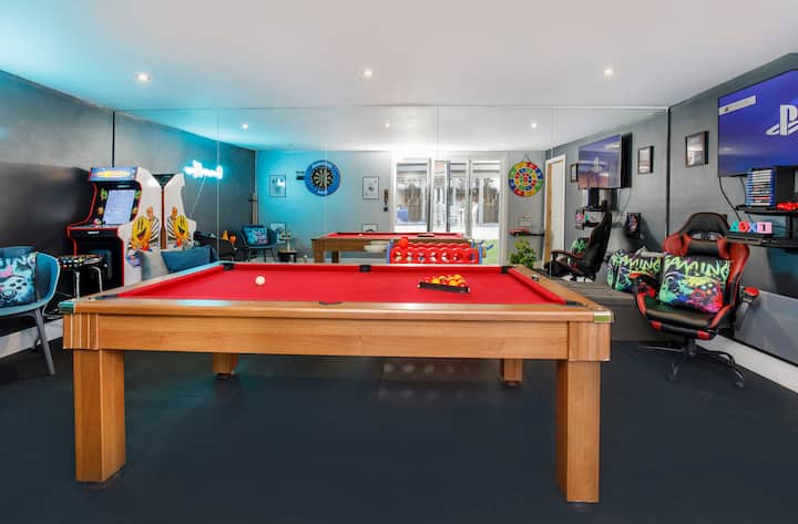Queenswood House With Games Room - York