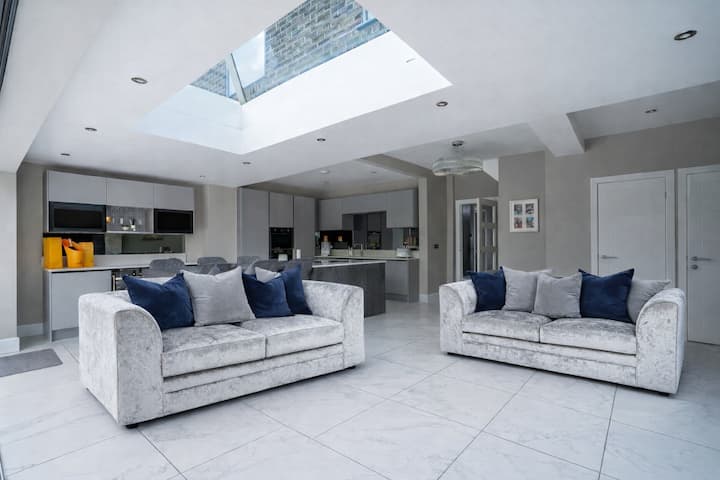 Queenswood House With Games Room - York