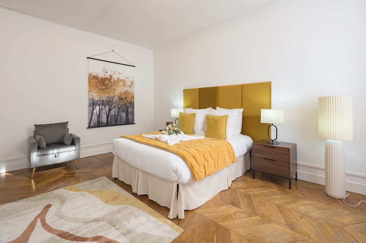 La Petite Noblesse • Grand Appart De Charme - Hôtel ibis Vienne Sud