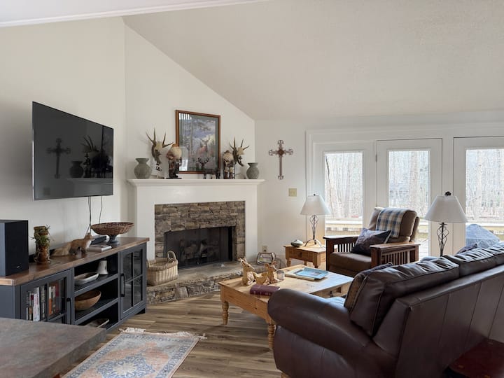 Comfortable Forest Vacation Home Near Sewanee - Sewanee, TN